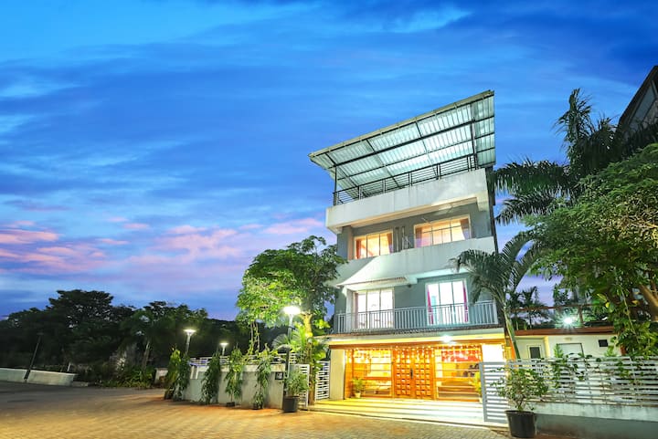 Serene 5room Villa W Pool, Terrace & Mountain View - Lonavla