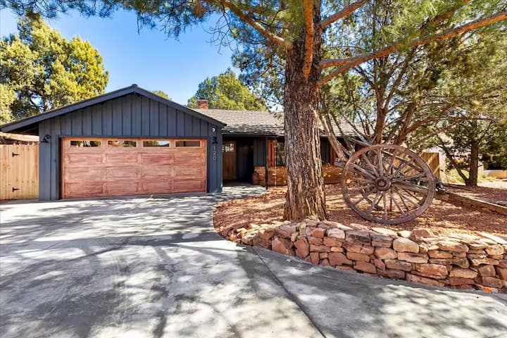 New! Sedona Retreat W/ Stargazing Pad, Bocce, Spa! - Sedona, AZ