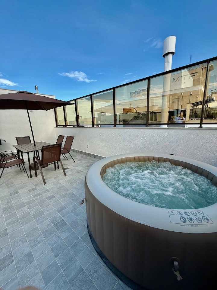 Cobertura Moderna Com Jacuzzi E Próximo A Praia - Governador Celso Ramos
