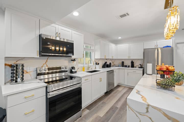 Large 7-bed Atlanta Home – Stylish & Comfortable - Atlanta, GA