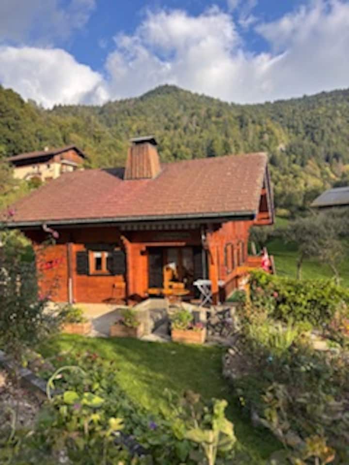 Chalet Cosy - Calme, Jardin, Garage & Vue Montagne - Manigod