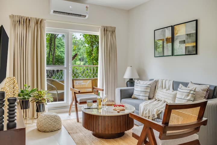 1bhk W Balcony And Pool - 5 Mins To Candolim Beach - Goa