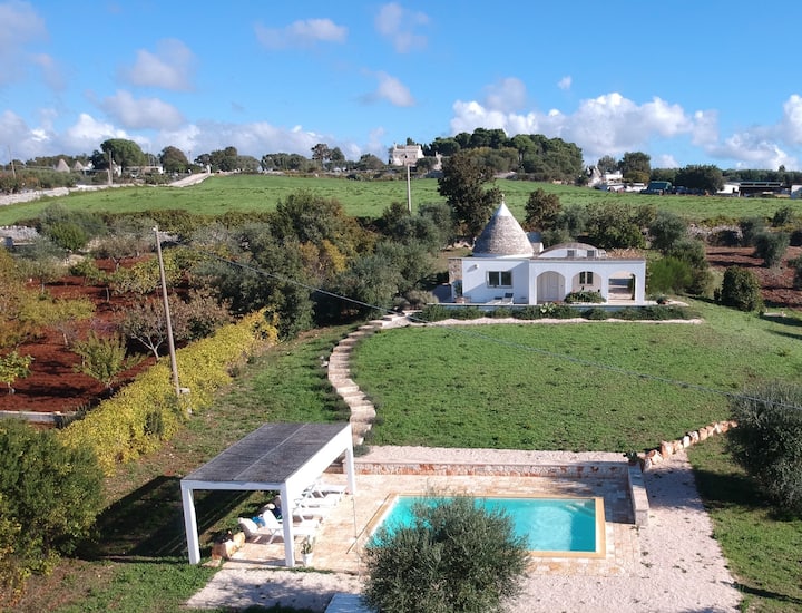 Stunning Hilltop Trullo With Pool And Large Garden - Alberobello