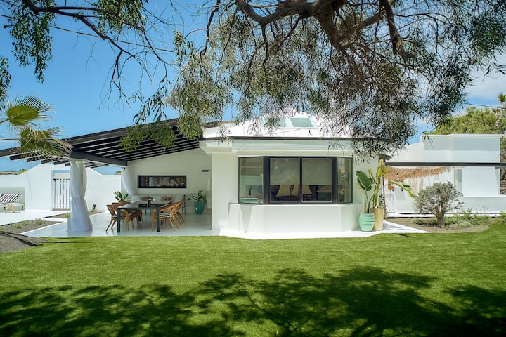 Super Villa Avec Piscine & Jardin | Adults Only - El Cotillo