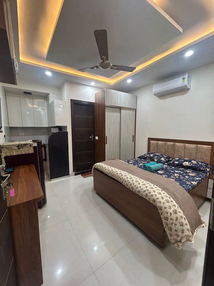 Grand Motel _8 Rooms South Delhi - New Delhi