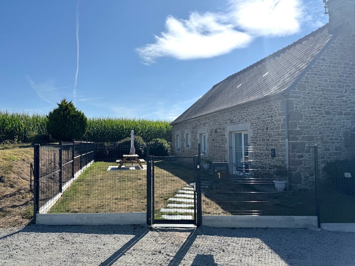 Charmante Maison En Pierre - Côtes-d'Armor