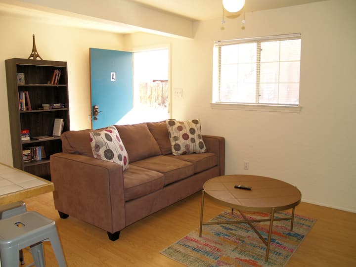 Light-filled Garden View For 1-2 - Albuquerque, NM