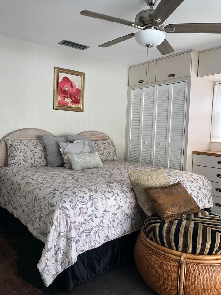 3 Bedroom/2bath House With Pool. - Fort Myers, FL