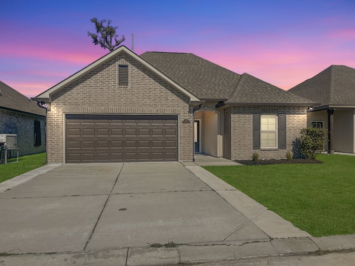 Houma Way From Home With Arcade & Ev Charger - Thibodaux, LA