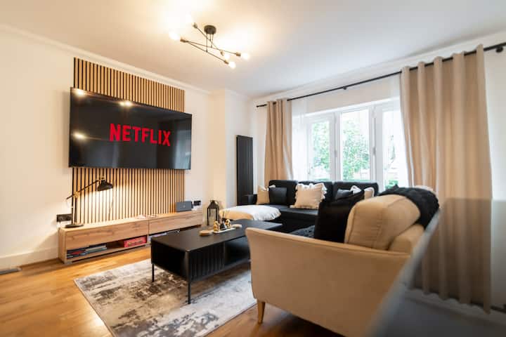 Luxury City Centre Haven King En-suite W/parking - Canterbury
