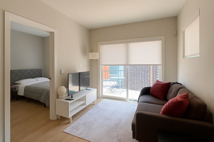 Charming 1-bedroom Close To Santa Monica - Santa Monica, CA