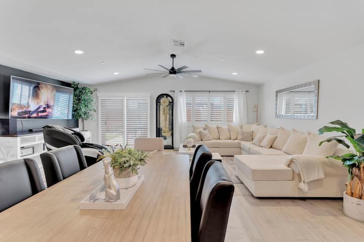 New! Tranquil Home*king Bed+wifi&long Stays - Victorville, CA