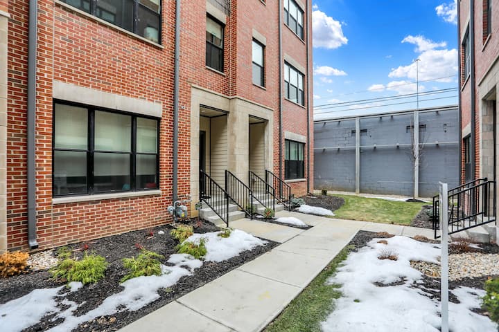 Spacious Soho-style Townhouse - Indianapolis