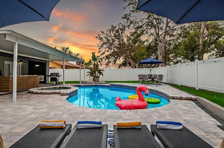 4 Min. To Beach! Heated Pool & Spa! - Madeira Beach, FL