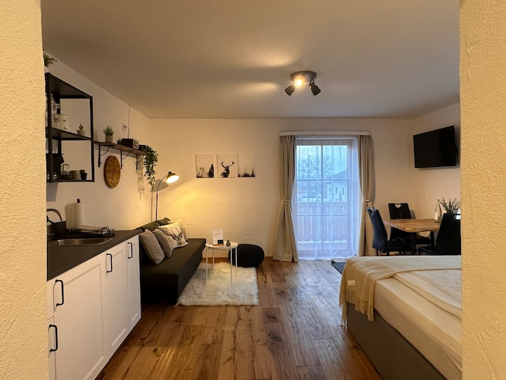 Apartment Rosa • Balkon • Netflix • Stellplatz - Bad Aibling