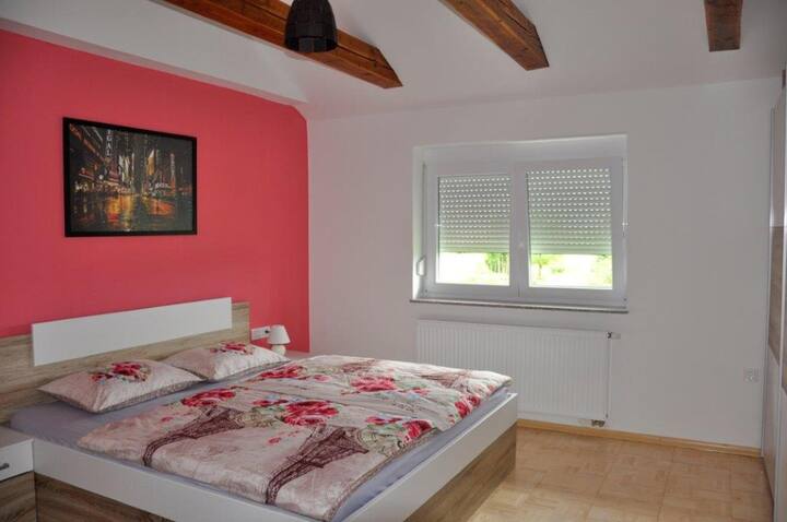 Apt Majdas For 5 | 2 Bedrooms & Balcony | Nature - Kamnik