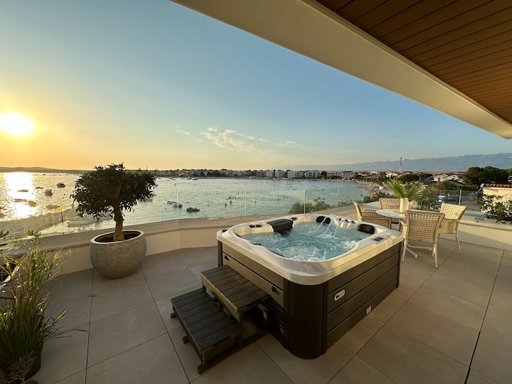 Apartments Dernaj – Beachfront Jacuzzi Suite - Vir
