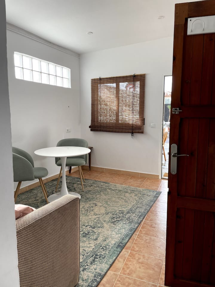 Charming Guesthouse In Lively Town - Bétera