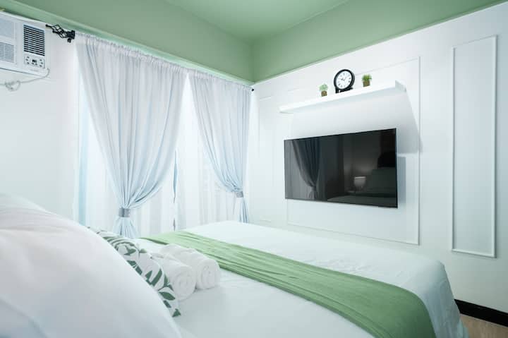 Villa Verde | 2br Family Staycation Washer Balcony - Manila