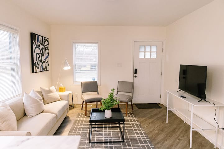 Goldenrod - Studio In Downtown Lexington - Lexington, KY