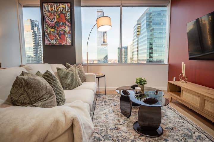 *The Ruby* | Skyline Views | King | Rogers | Ug Pk - Edmonton