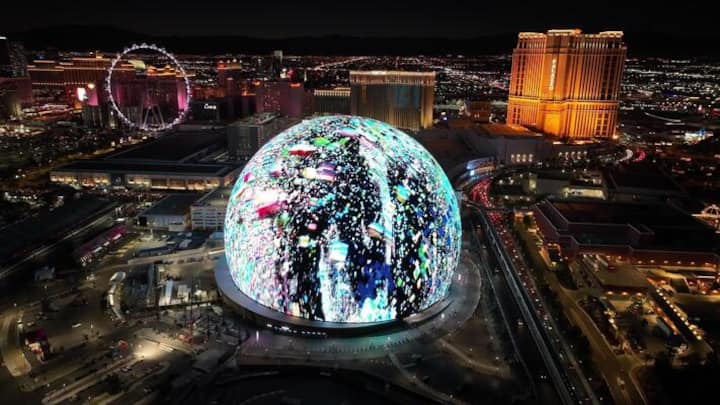 Secluded 2br W| Hot Tub, Views & Pool - Las Vegas