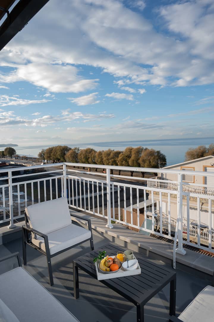 Noah Sea-view Apartment - Thessaloniki Airport Makedonia (SKG)