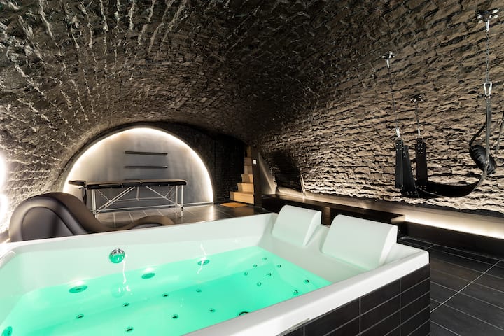 Love Room - To The Moon & Back - Douai