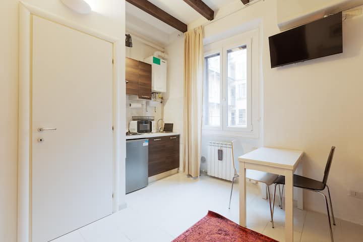 [Porta Genova - Navigli]-  Pratico Monolocale - Milán