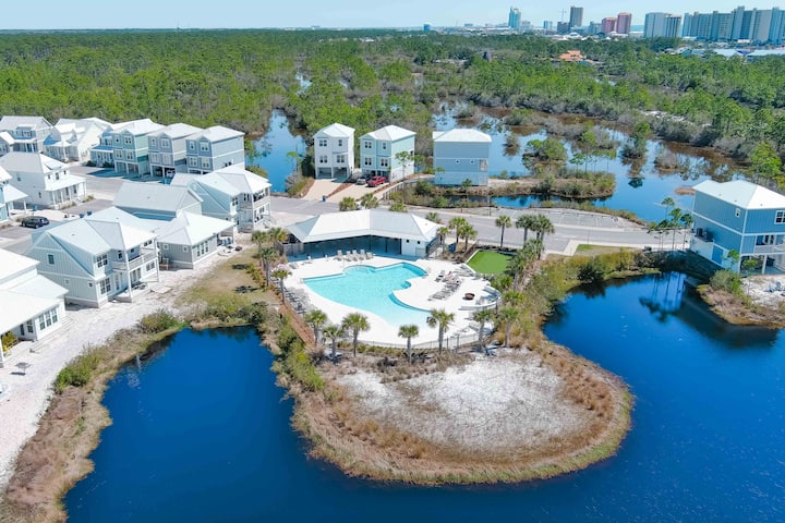 Family Escape—resort Pool, Spotless & Stylish - Orange Beach, AL