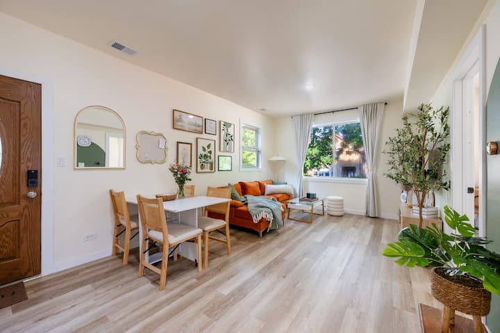 New Boho 3br | King Bed, Firepit/close To Downtown - Chicago, IL