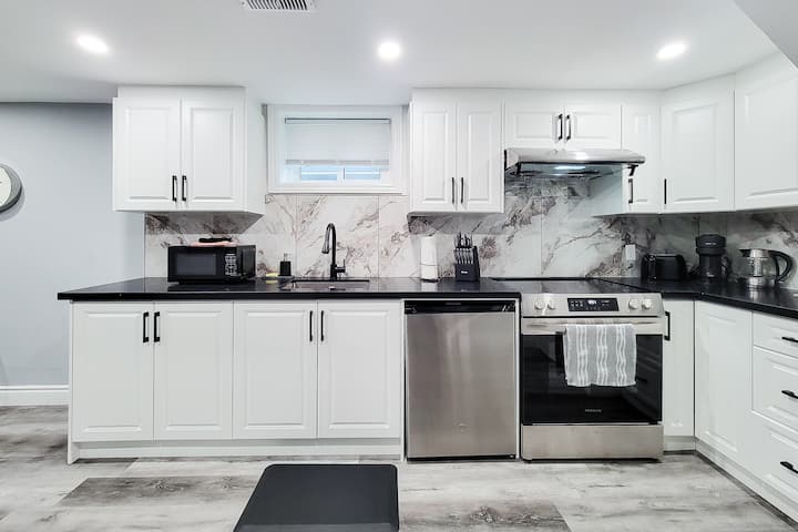 Experience Luxury At The Falls - Niagara Falls