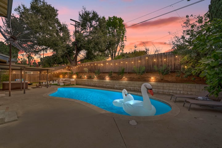 Pool|mini Golf|bbq|games|fire Pit|king Bed|carlton - Orange County, CA