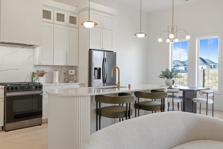 4-bed Richland Estate: A Perfect Family Retreat - Richland, WA