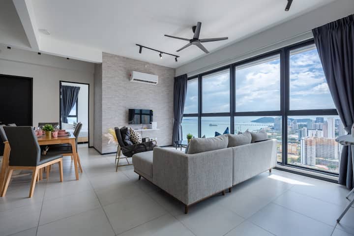 Seaview Urban Suites 7 @ 3 Rooms - George Town