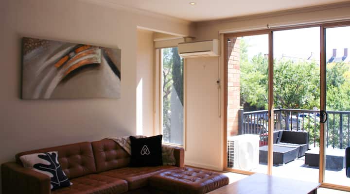 Brightside Stay - 3bdr & Balcony - St Albans, Australia