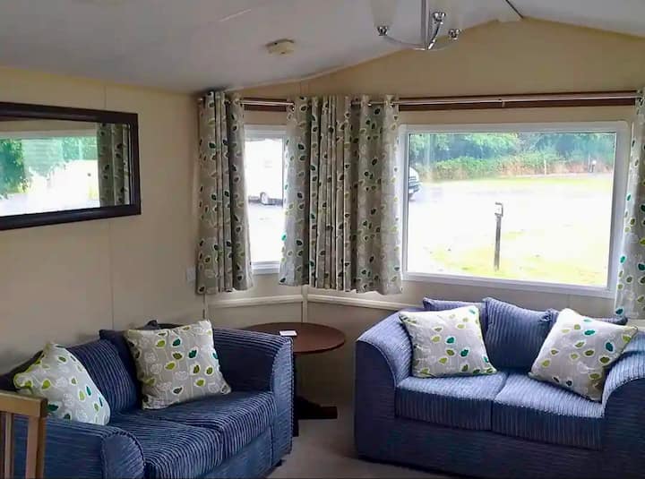Walnut Chalet Along The Valley - Forest of Dean