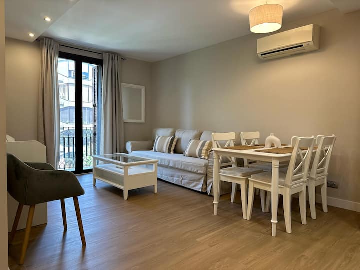 Balcony, Wif, A/c And More Next To Plaça Catalunya - Barcelona