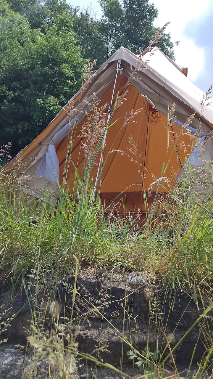 Le Tipinid In The Garden - Dinant
