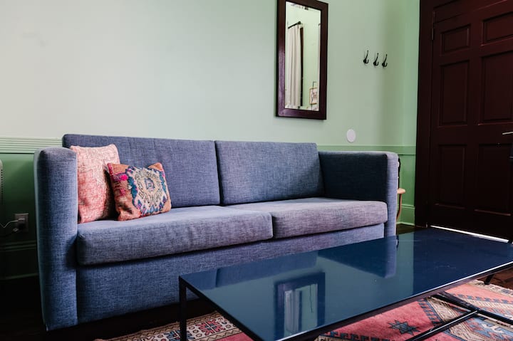 The Frenchmen By Kasa | Deluxe Queen Suite - New Orleans, LA