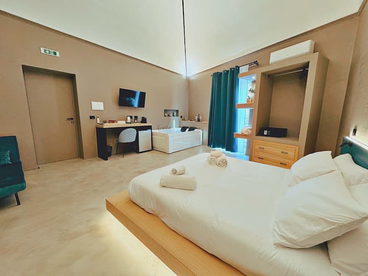 L'opera | Luxury Apartment - Isola delle Femmine