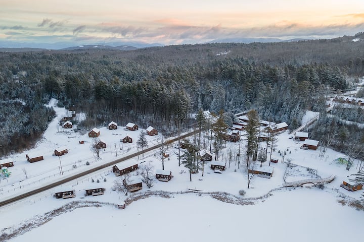 Serene Two-bed Log Cabin Townhouse - Littleton, NH