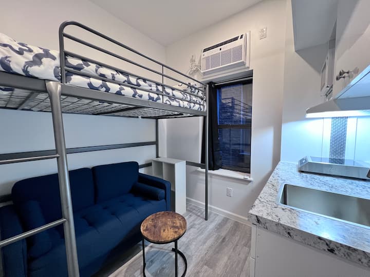 Tiny Shared Bath, Private Studio Times Square #307 - Queens