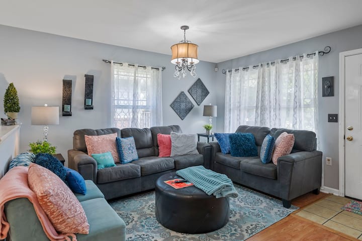 Adorable Downtown Cottage - Chattanooga, TN