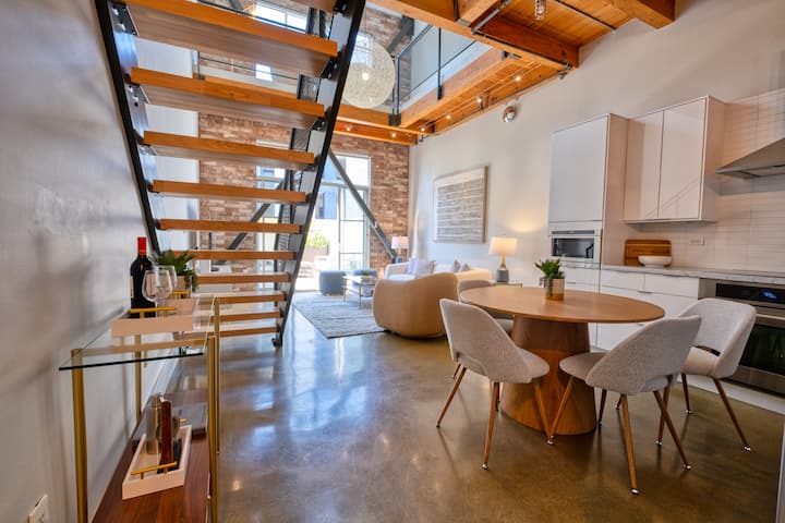 Santana Row Modern Executive Loft With Large Patio - Santa Clara, CA