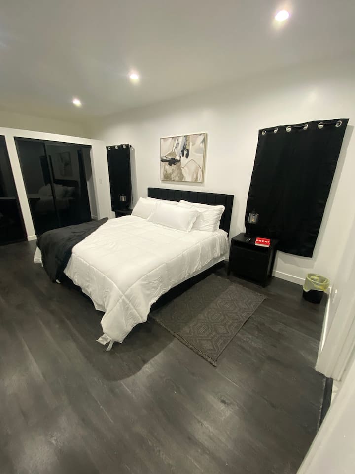 Stylish 4br W/ Gym & Fireplace Near Usc + Arena - Los Angeles, CA