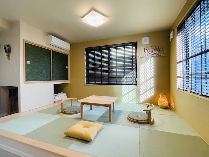 Near Sensoji & Skytree | Bright Modern Tatami<201> - Ueno