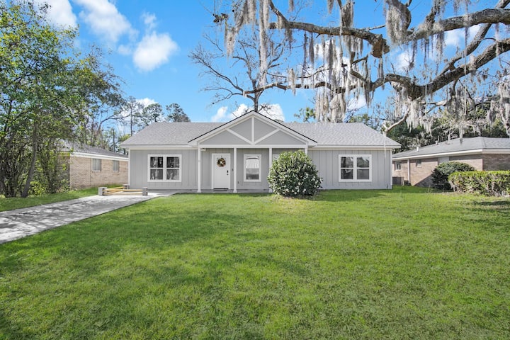 Midtown Modern • 3 Bbs 2 Full Ba • Spacious Layout - Skidaway Island, GA