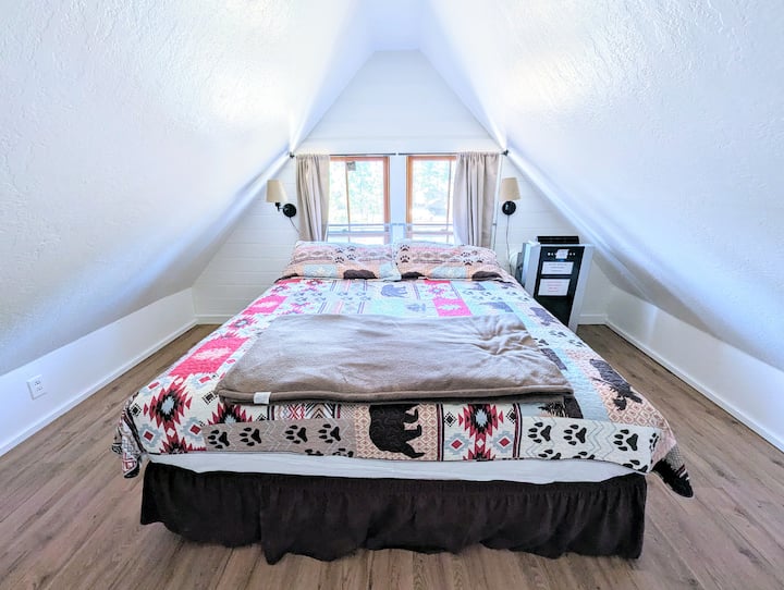 Cottage 1a: Modern Cabin With A Deck. No Kitchen - Big Bear, CA