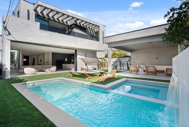 Modern La | Luxury Villa. - Beverly Hills, CA